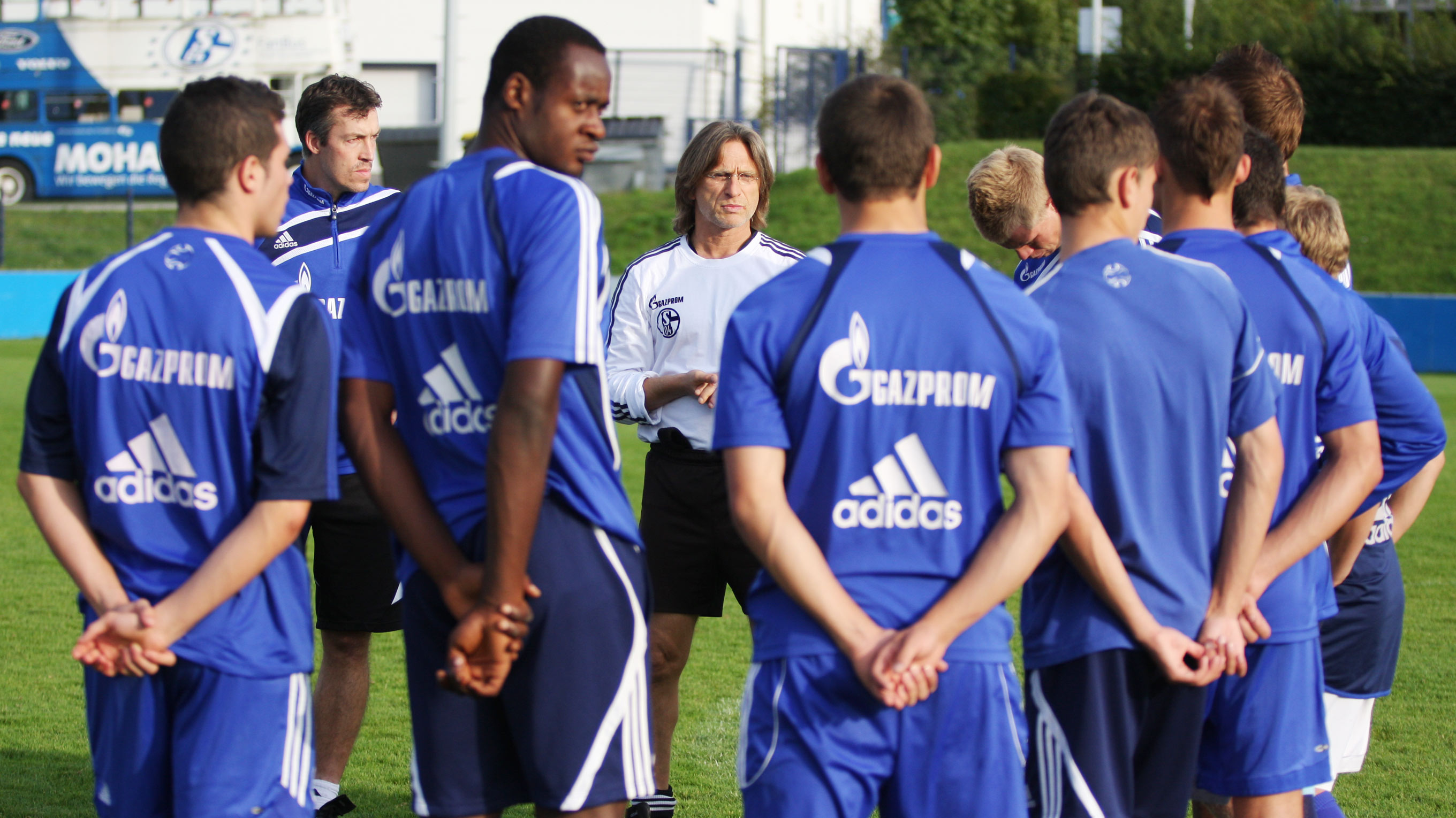 Trainerwissen :: A-Junior*in :: Trainer*in :: Training & Service :: DFB ...
