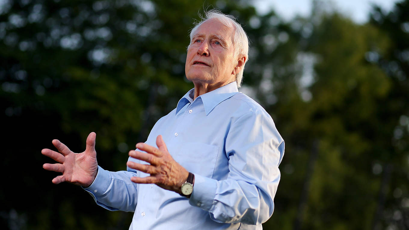 Hans Tilkowski: Das Glück liegt auf der Straße :: DFB - Deutscher ...