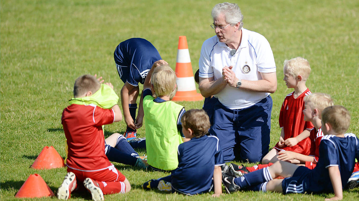 Begeistern und motivieren: Die Aufgaben eines F-Jugend-Trainers! :: DFB ...