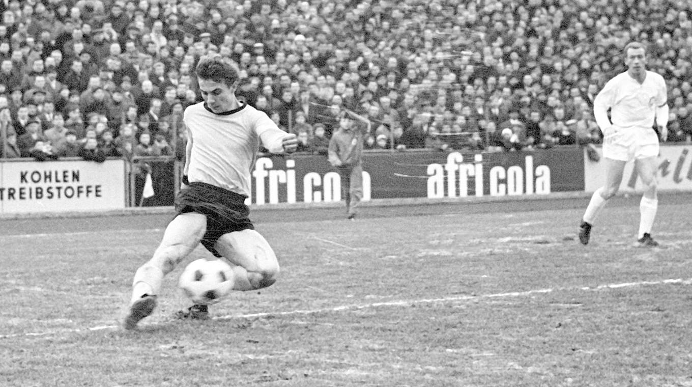 Kult-Dribbler "Stan" Libuda wäre heute 75 Jahre alt geworden :: DFB ...