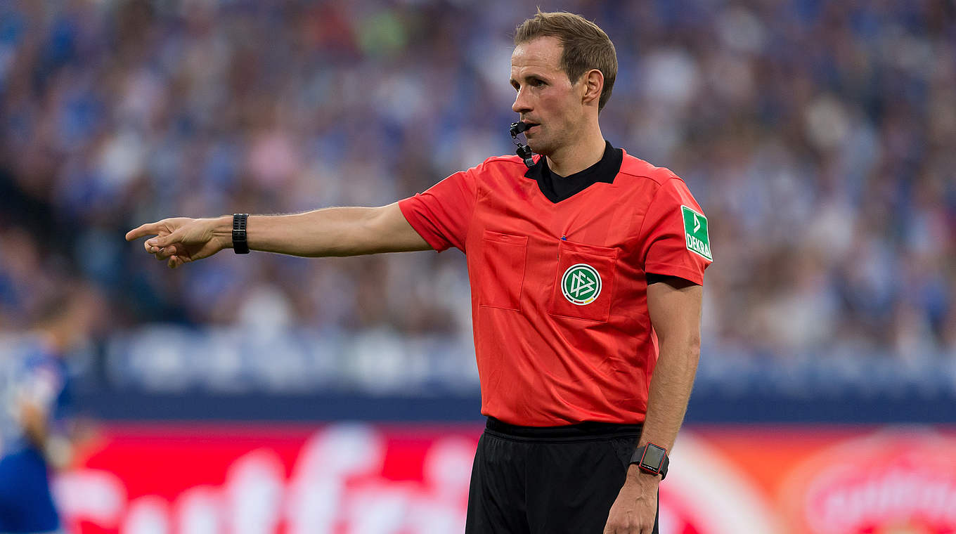 Stegemann pfeift FC Bayern vs. Wolfsburg :: DFB - Deutscher Fußball ...