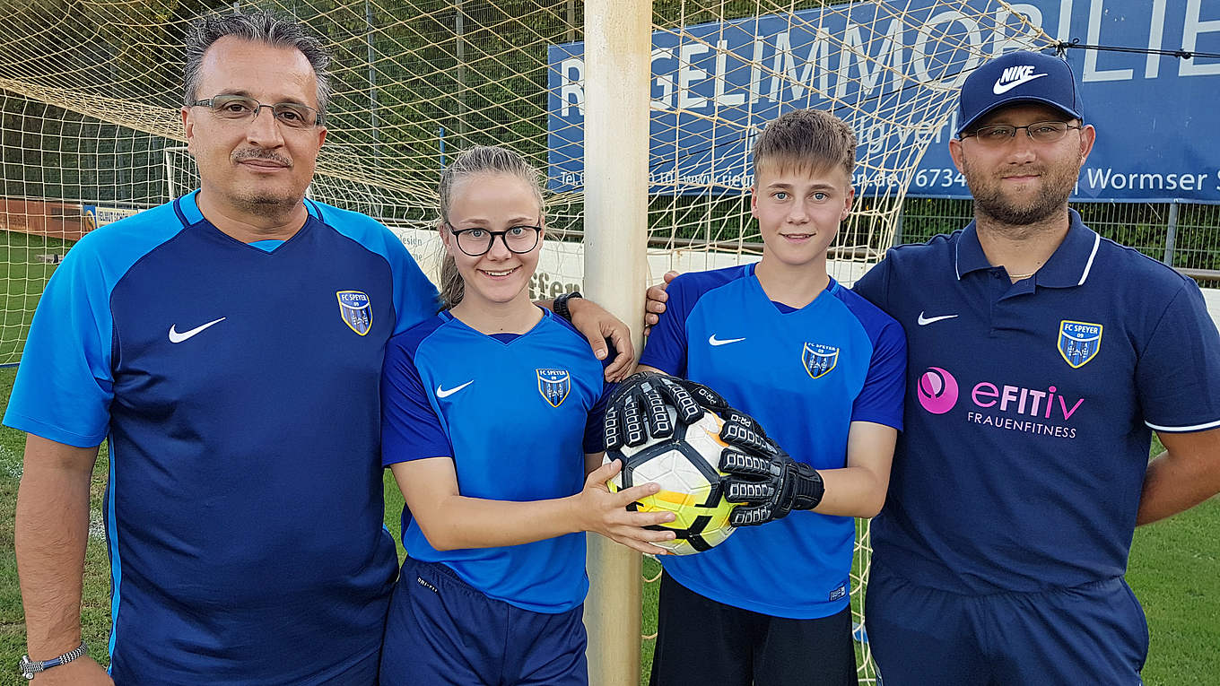 Die Sittel-Zwillinge: Im Tor und auf dem Feld :: DFB - Deutscher ...