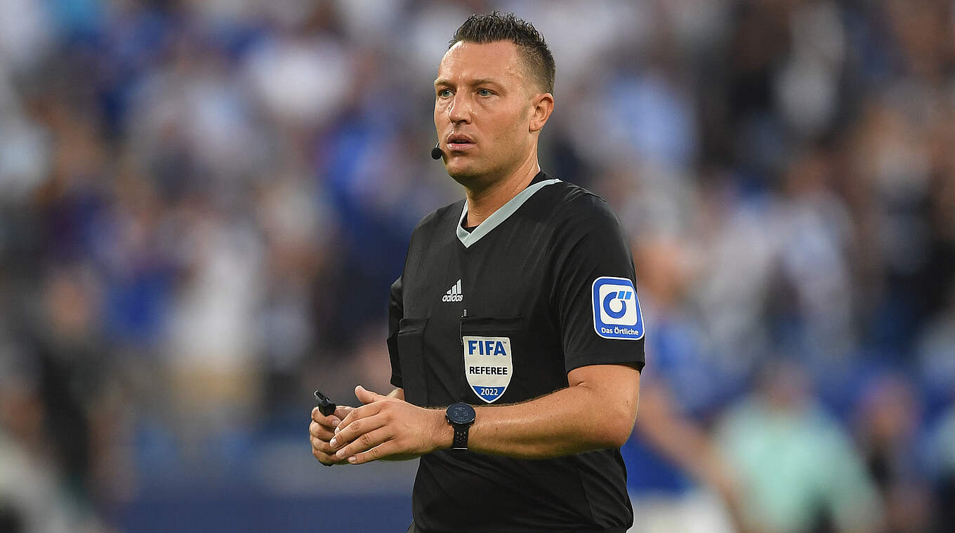 Jablonski pfeift FC Bayern gegen Frankfurt :: DFB - Deutscher Fußball ...