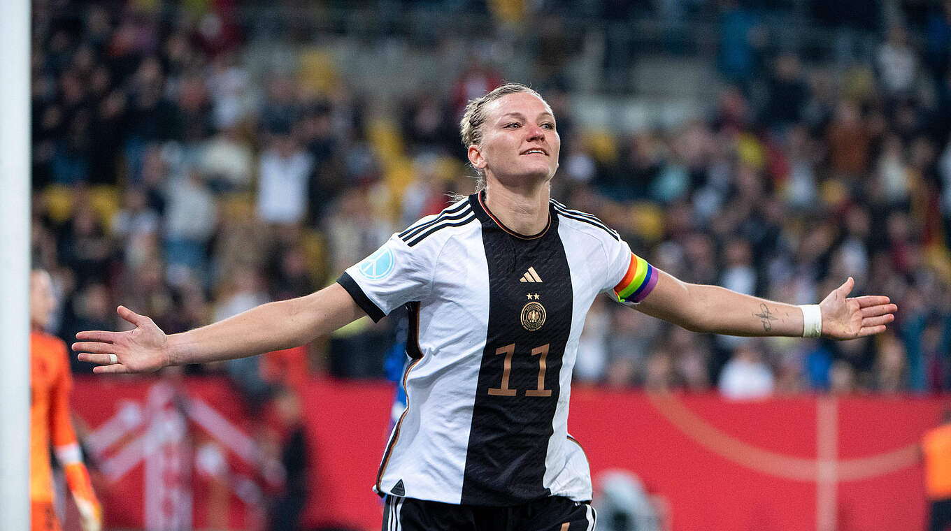 Alex Popp ist "Fußballerin des Jahres" :: DFB - Deutscher Fußball-Bund e.V.