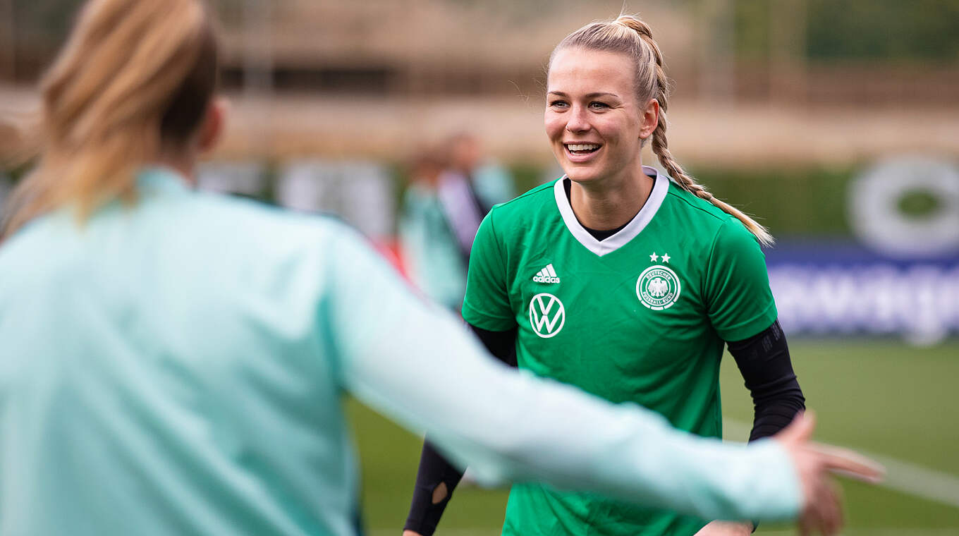 Merle Frohms: "Die WM rückt in den Fokus" :: DFB - Deutscher Fußball ...