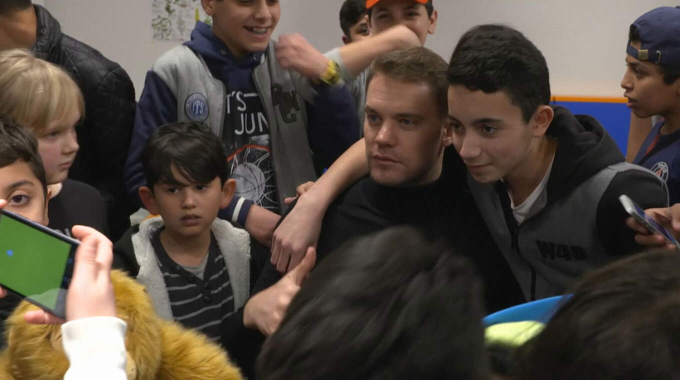 Neuer: "Es geht um emotionale und kognitive Entwicklung der Kids ...