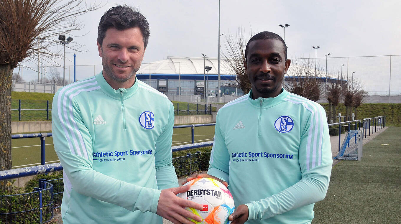 S04-Trainer Hoogland und Takyi: "Jeden Tag besser werden" :: DFB ...