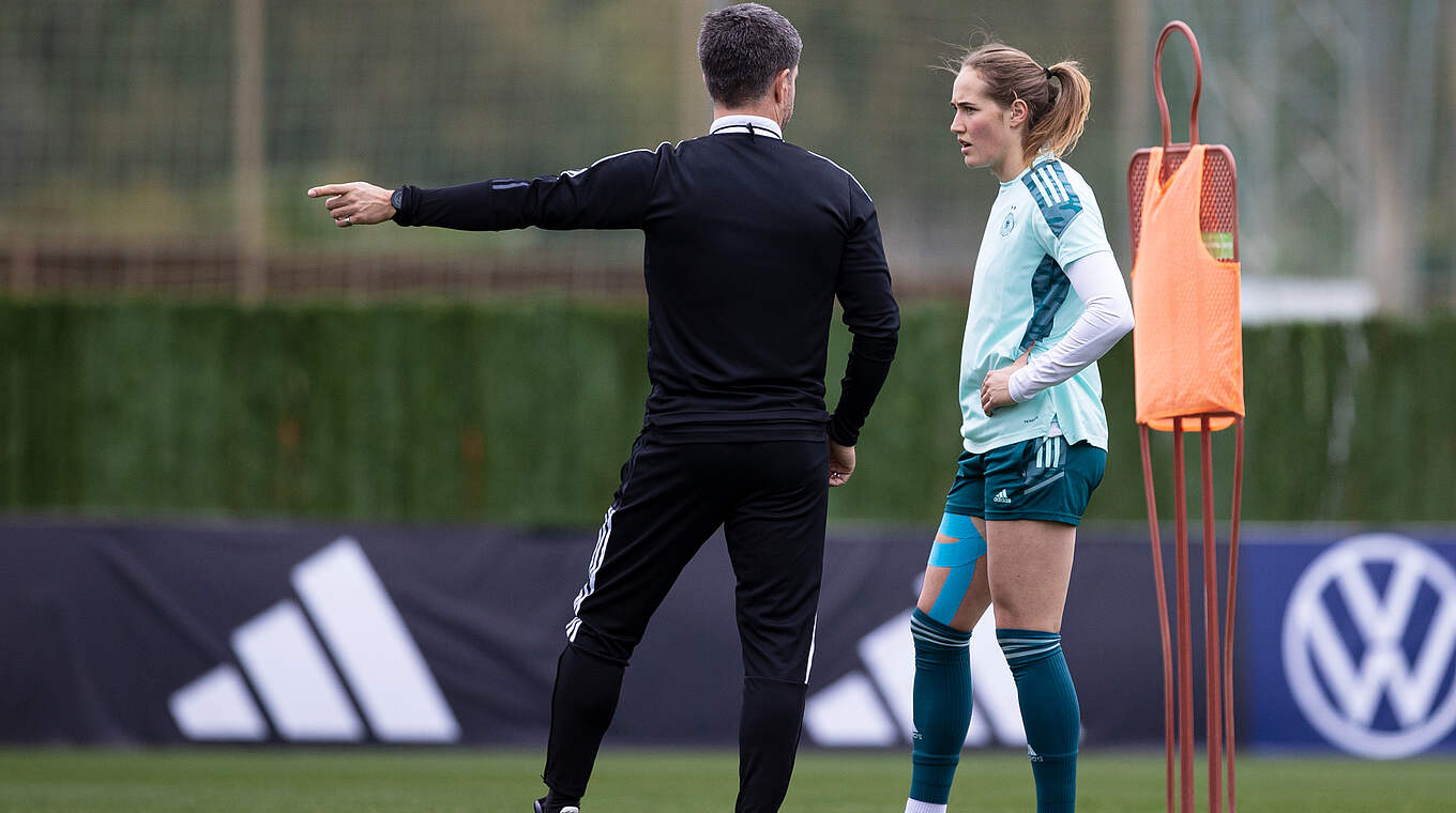 Frohms: "Wir wollen dominant auftreten" :: DFB - Deutscher Fußball-Bund ...