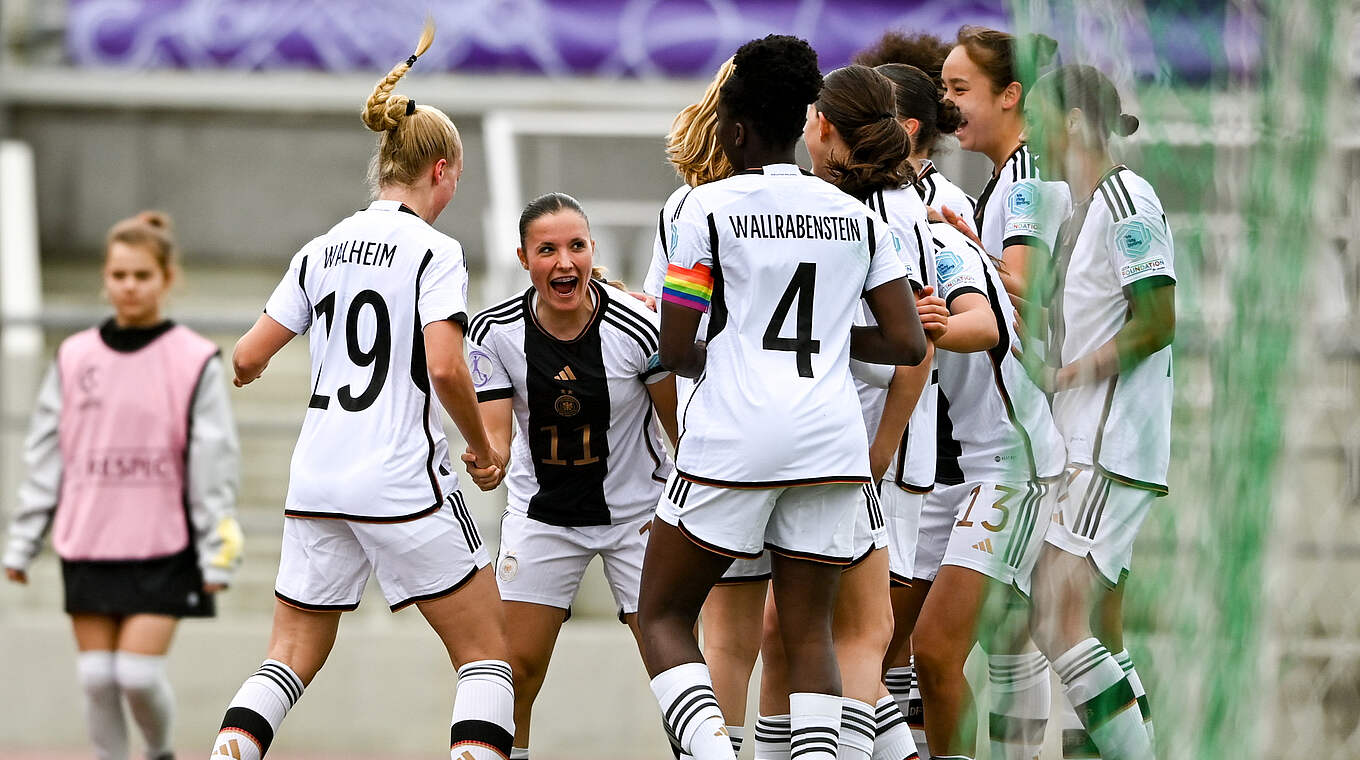 Emily Wallrabenstein: "So lernt man, sich zu fokussieren" :: DFB ...