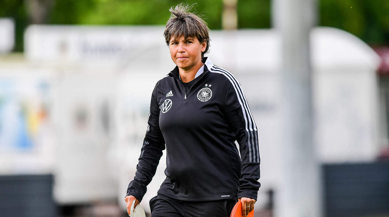 Ariane Hingst verlässt den DFB :: DFB - Deutscher Fußball-Bund e.V.