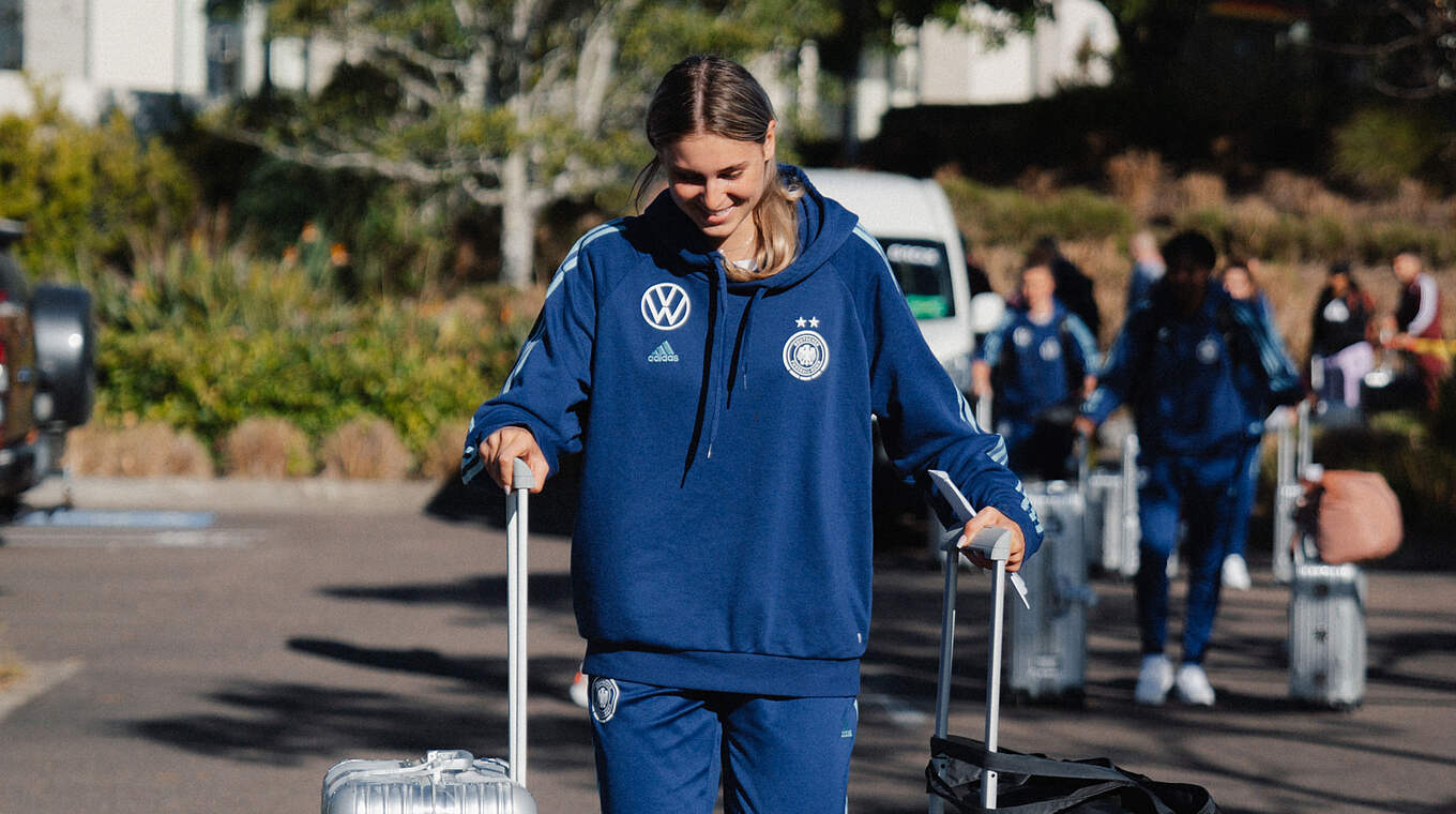 Jule Brand: "Es ist fast wie in einer WG" :: DFB - Deutscher Fußball ...