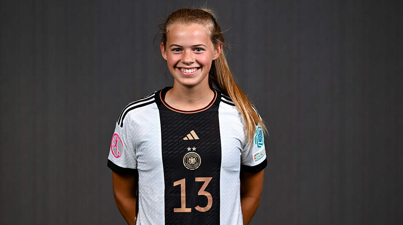 Hils: "Bis zum Ende im Turnier bleiben" :: DFB - Deutscher Fußball-Bund ...