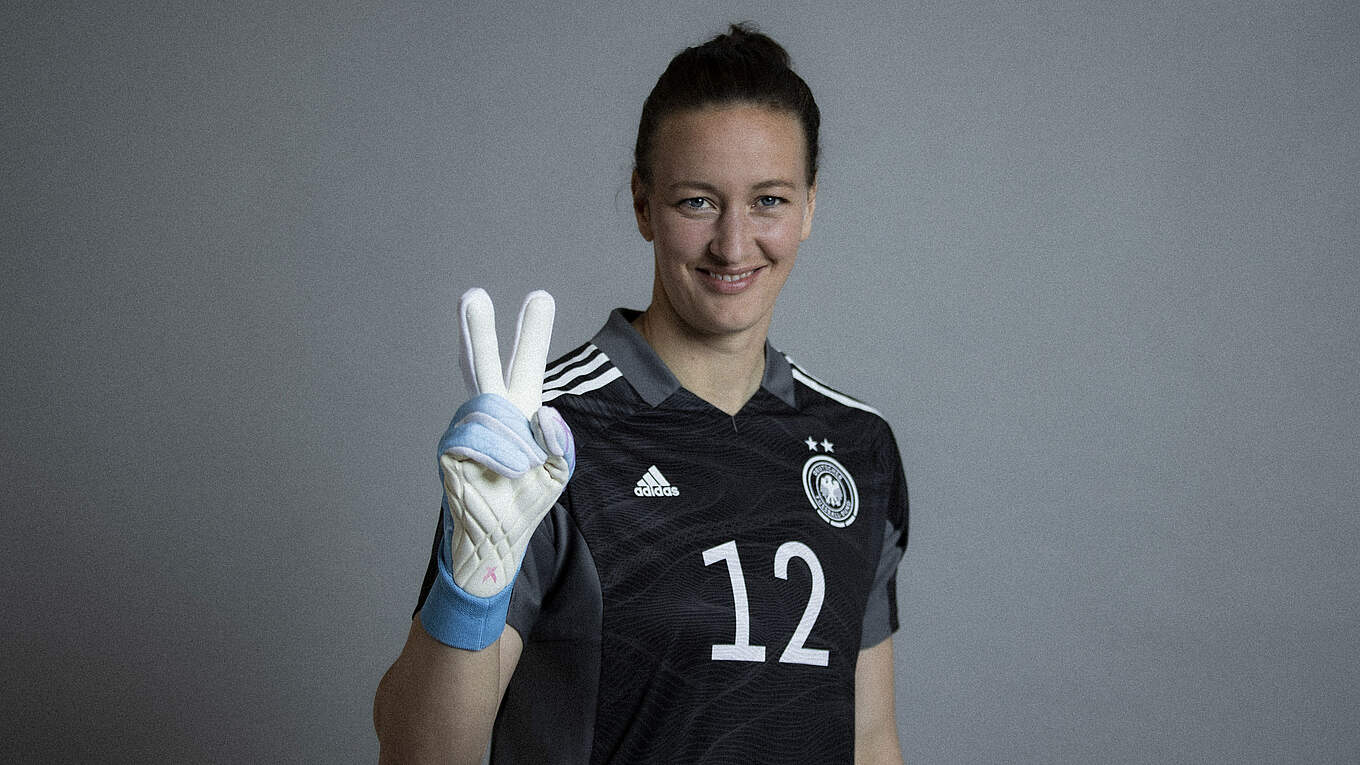 Almuth Schult bringt drittes Kind zur Welt :: DFB - Deutscher Fußball ...