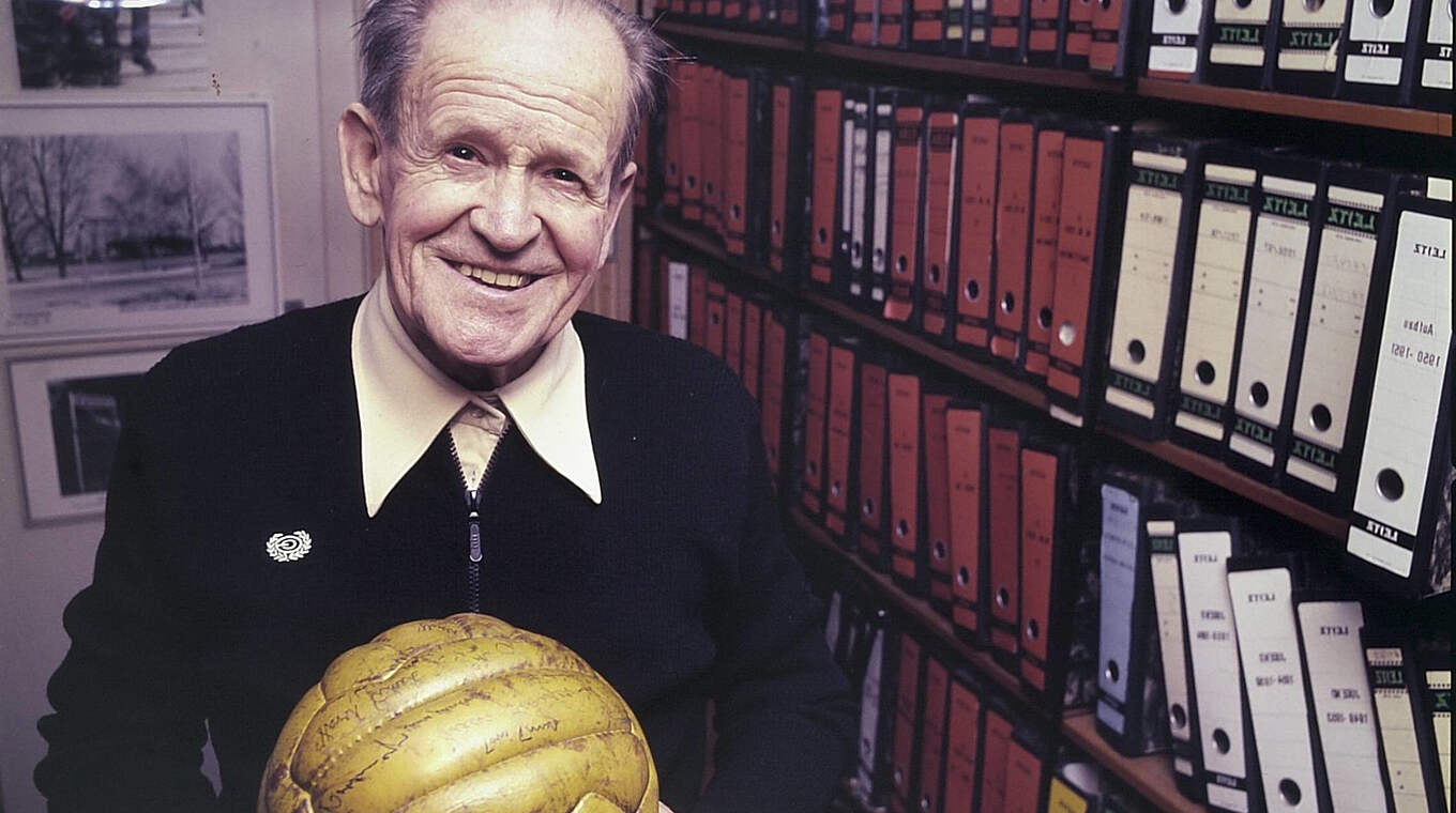 Herberger-Awards: Heute noch bewerben! :: DFB - Deutscher Fußball-Bund e.V.