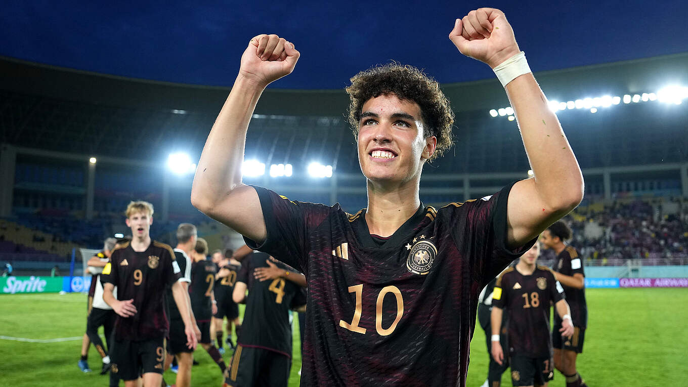 U 17-Kapitän Darvich: "Entscheidend ist unser Teamspirit" :: DFB ...