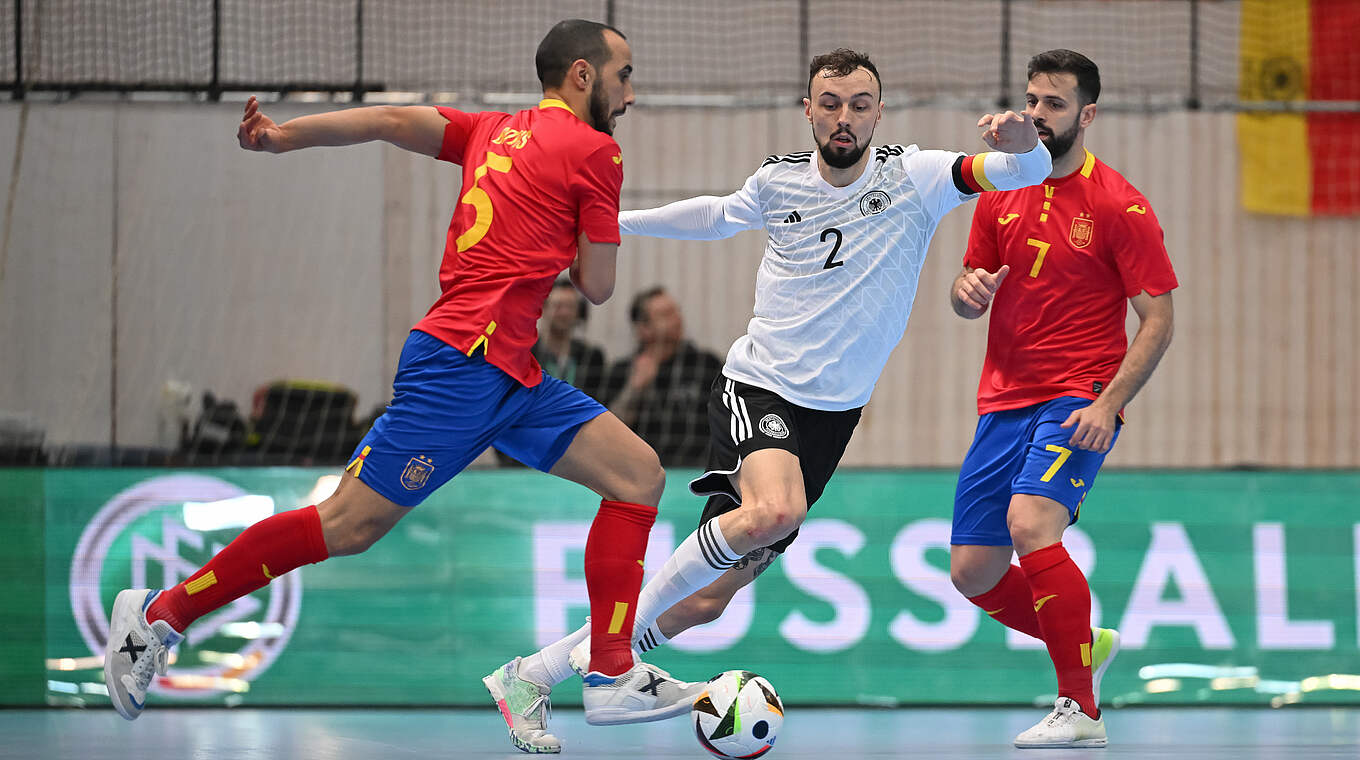 Futsal-Nationalmannschaft unterliegt Spanien deutlich :: DFB ...