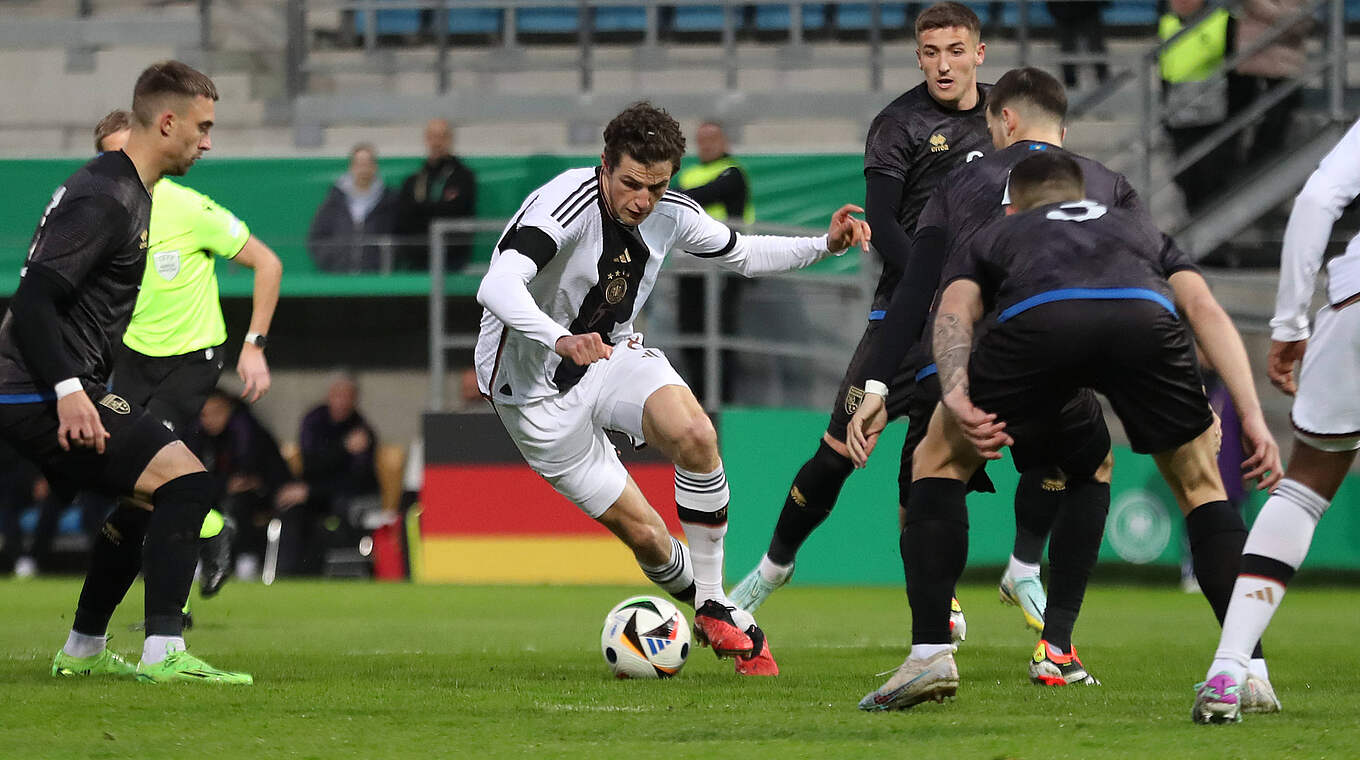 Trotz klarer Überlegenheit: U 21 nur Remis gegen Kosovo :: DFB - Deutscher Fußball-Bund e.V.