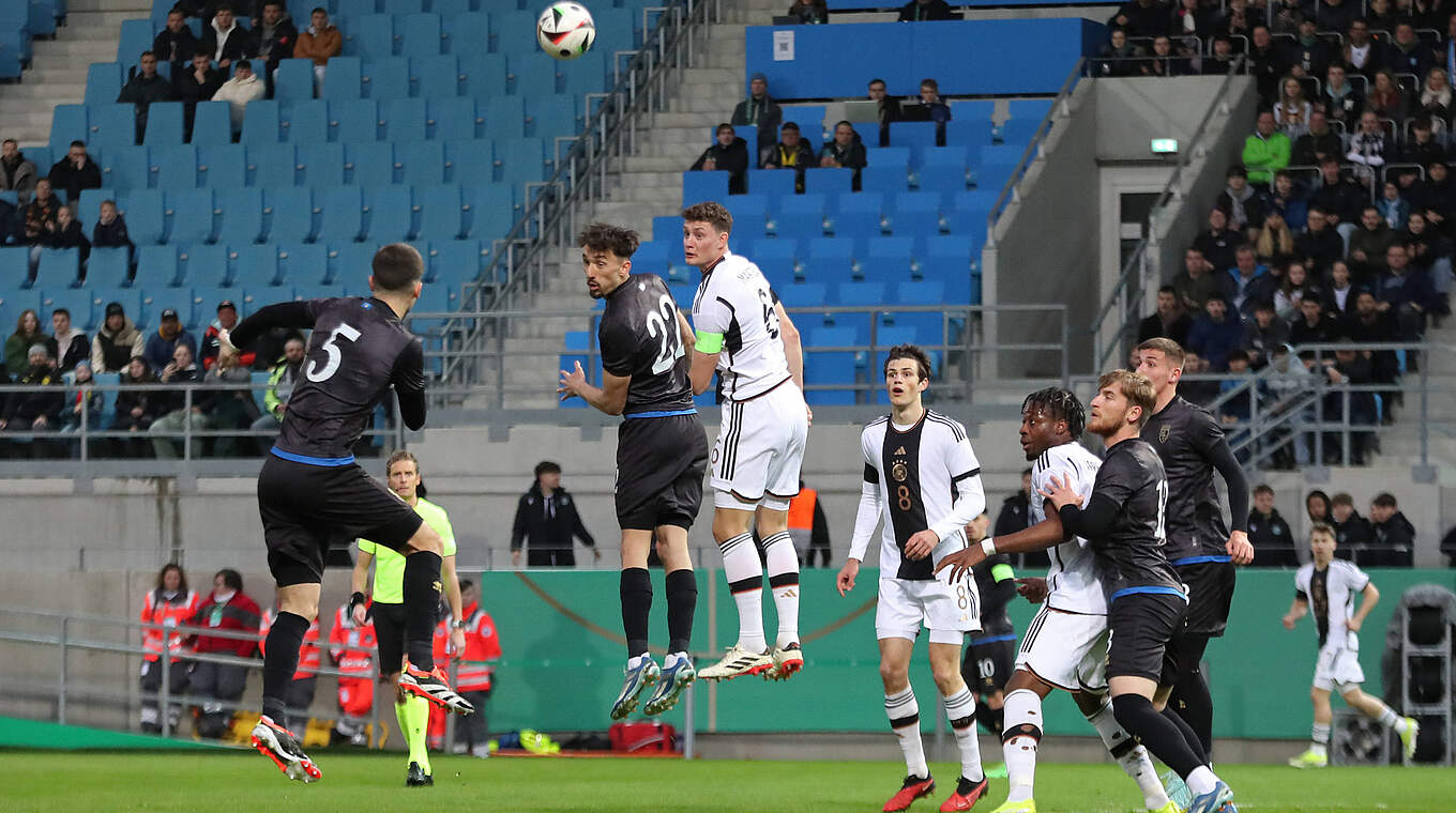 Trotz klarer Überlegenheit: U 21 nur Remis gegen Kosovo :: DFB - Deutscher Fußball-Bund e.V.
