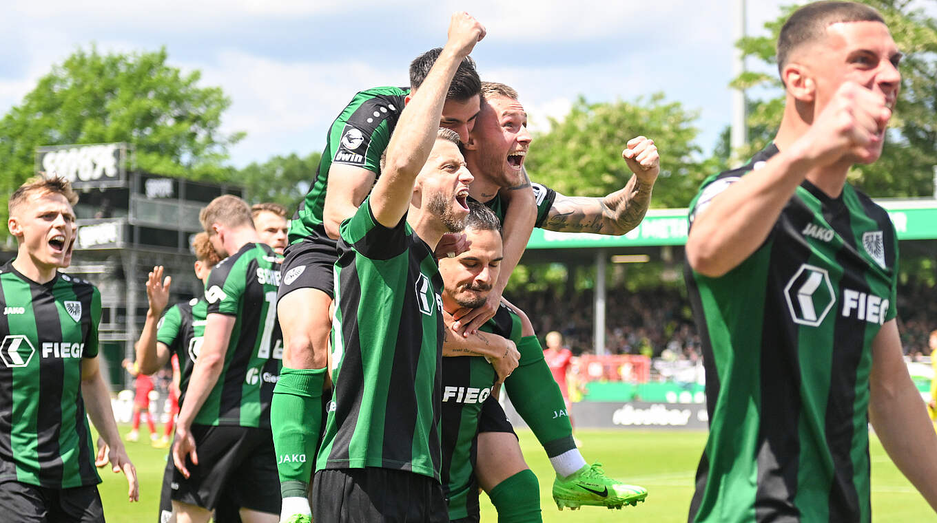 SSV Ulm 1846 Fussball als Meister geehrt :: DFB - Deutscher Fußball-Bund e.V.