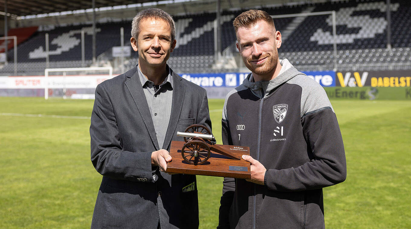 SSV Ulm 1846 Fussball als Meister geehrt :: DFB - Deutscher Fußball-Bund e.V.