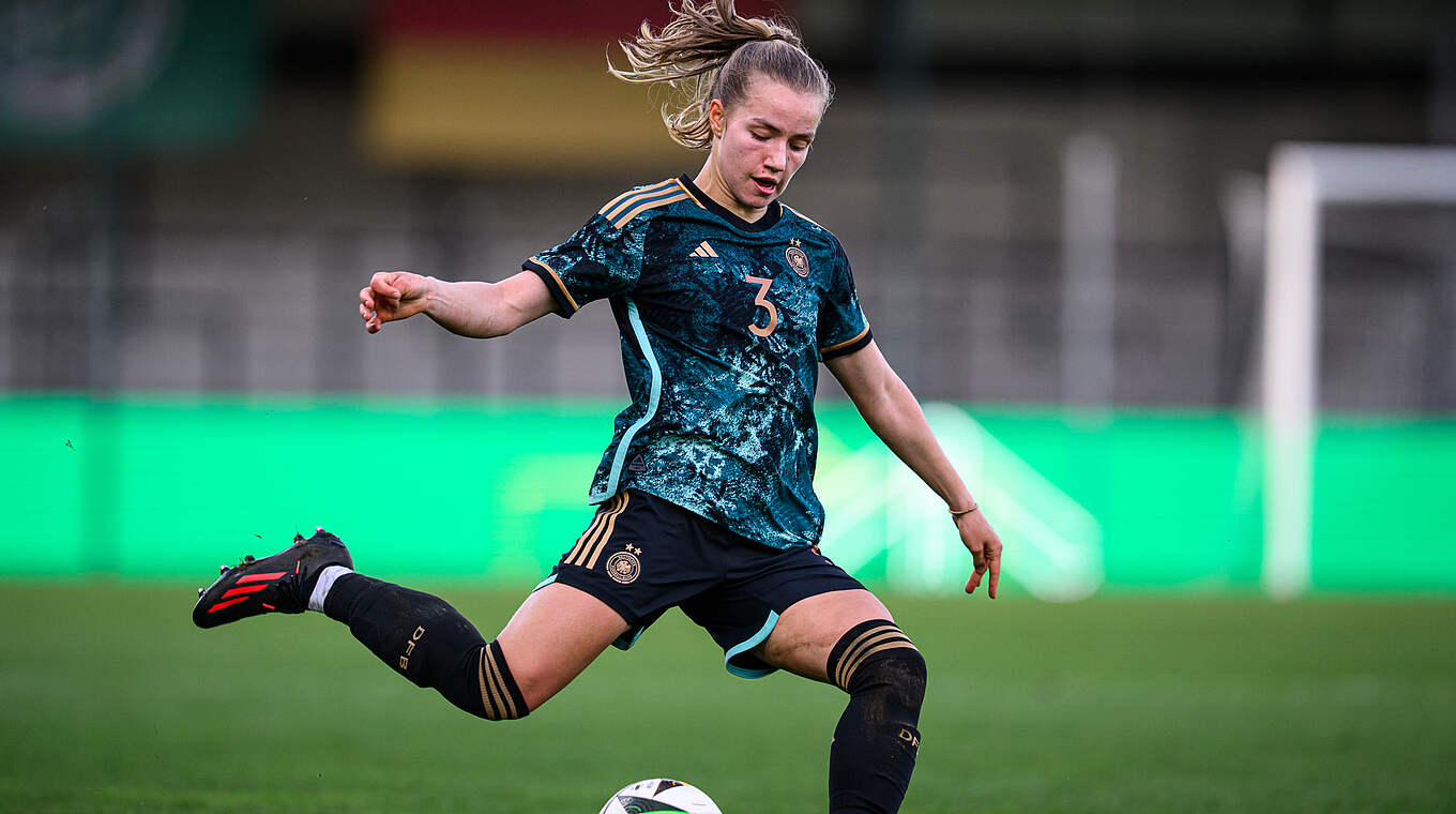 Sara Ritter: "Wir sind bereit, es mit jedem Team aufzunehmen" :: DFB ...